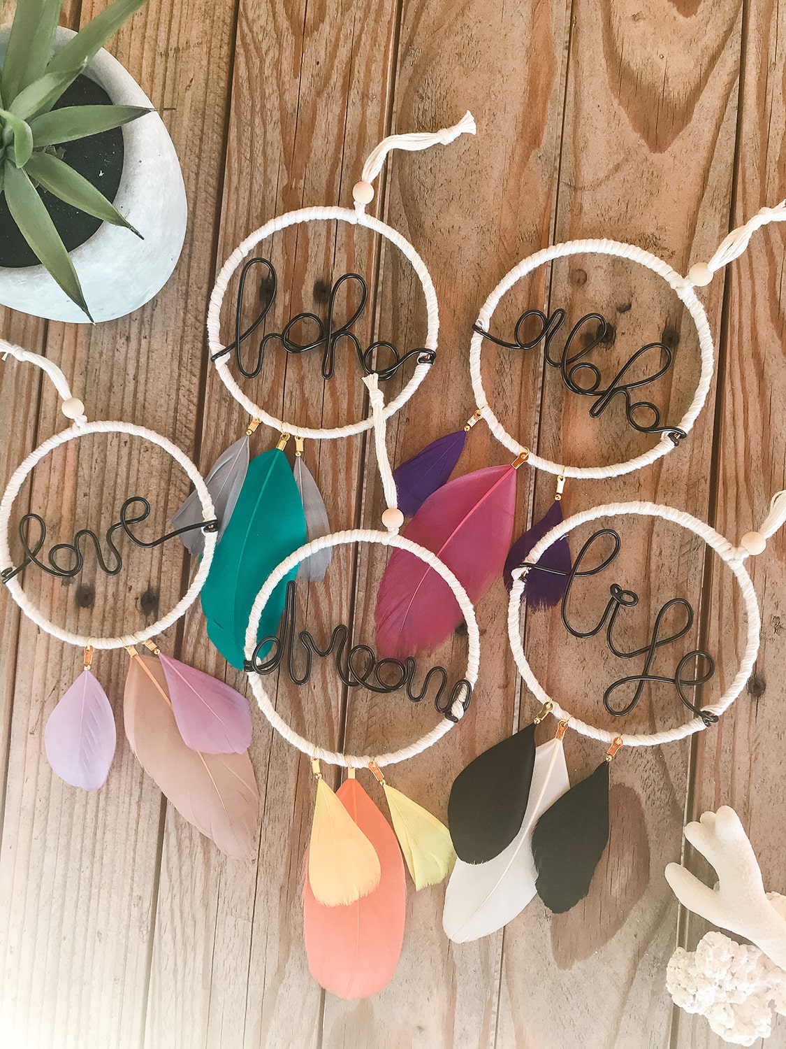 Déco plumes mini attrape-rêve mots | Grain de Fantaisies